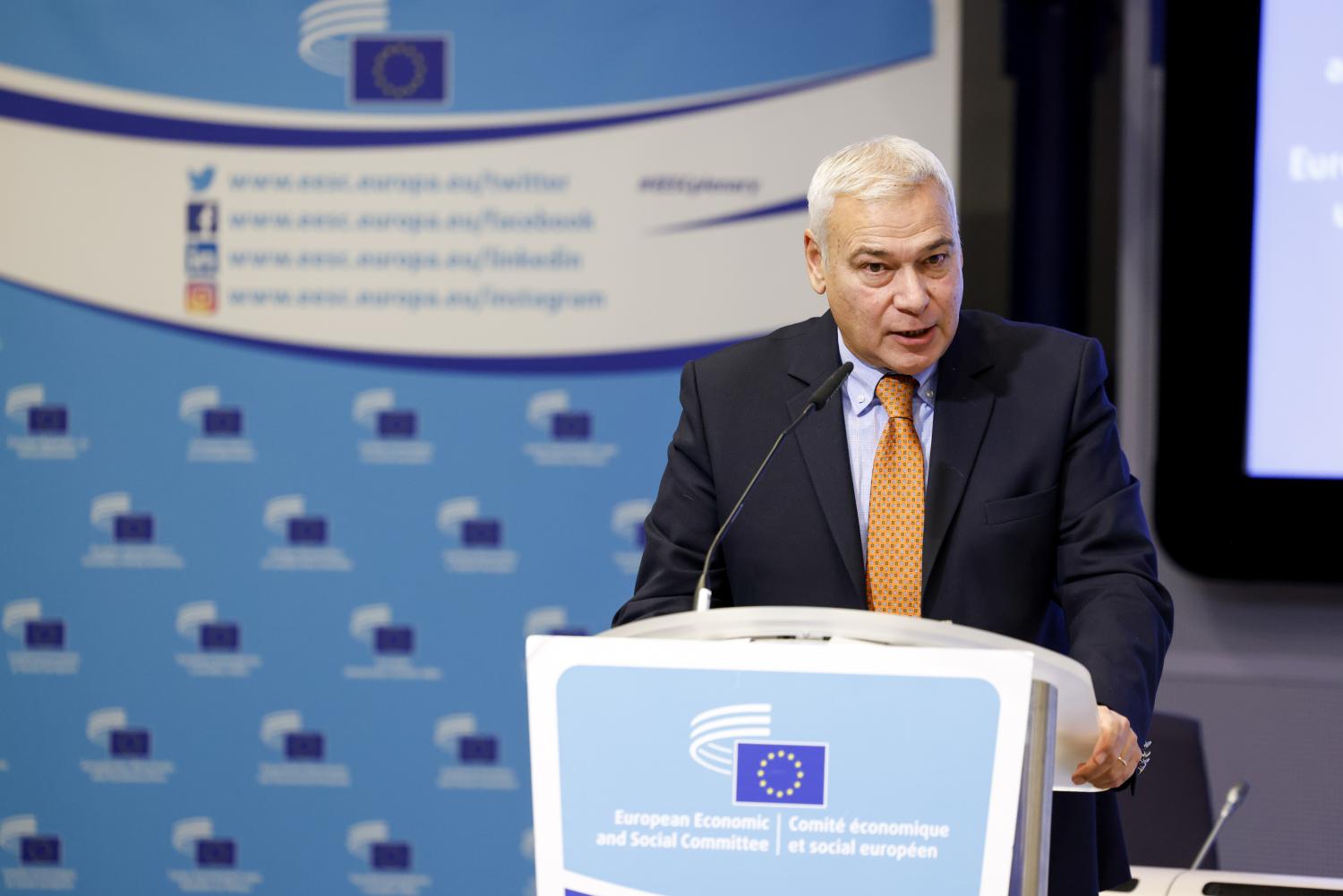 13_12_23_eesc_plennary_session-157.jpg | EESC