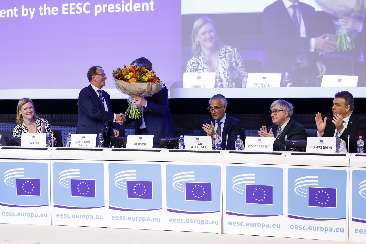 13_12_23_eesc_plennary_session-21.jpg | EESC
