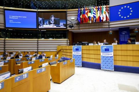 European companies increasingly struggle to get qualified workers ...